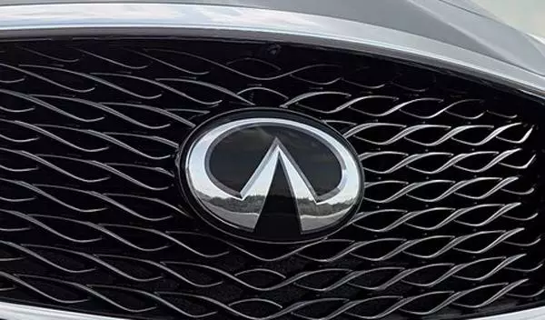 Infiniti nga logo sa brand sa awto