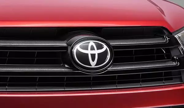 Toyota auto markaren logotipoa