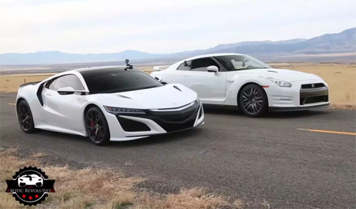 Drag lasterketak: Honda NSX vs Nissan GT-R