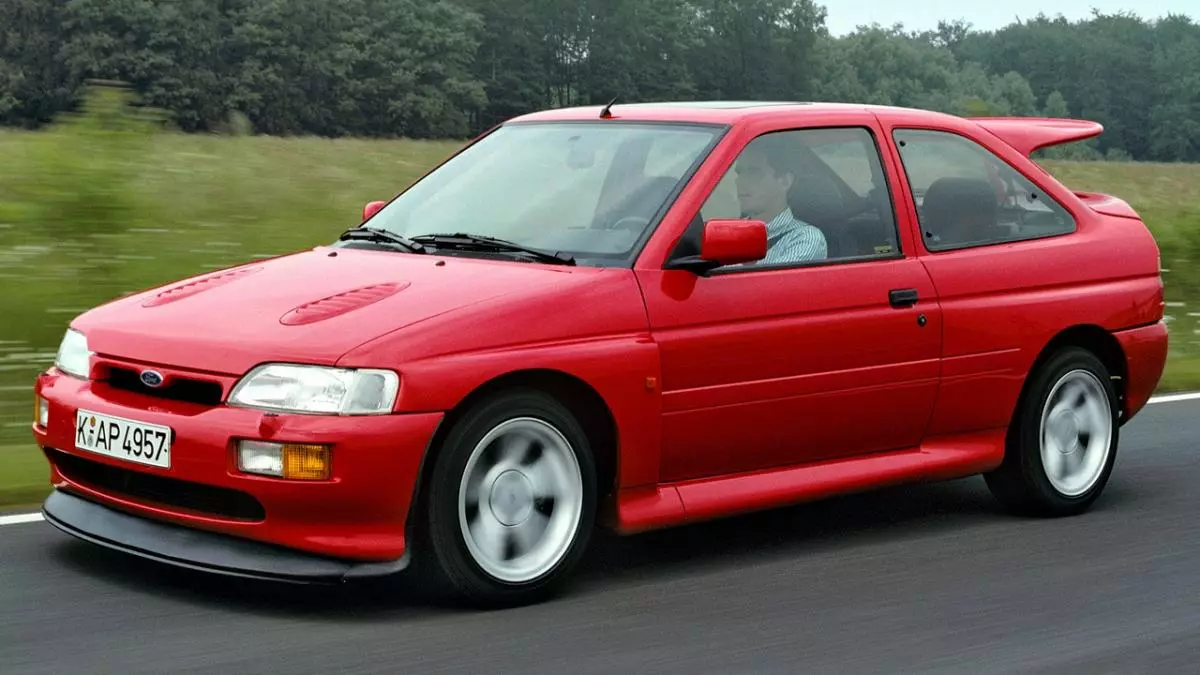 Automobiliai tikriems automobilių mylėtojams: Ford Escort RS Cosworth