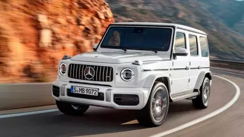 suv khoom kim heev kev ua si tsheb luxurious AMG Mercedes off-txoj kev