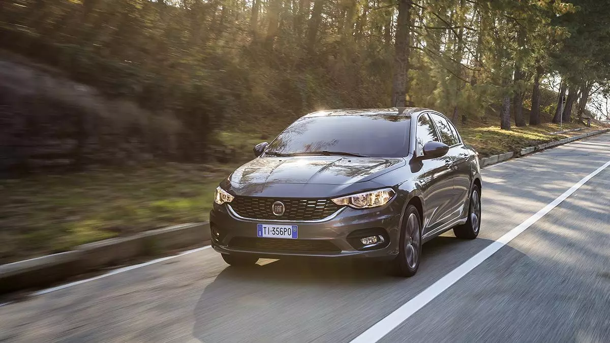 Fiat Tipo txij nkawm: txhua yam koj xav paub