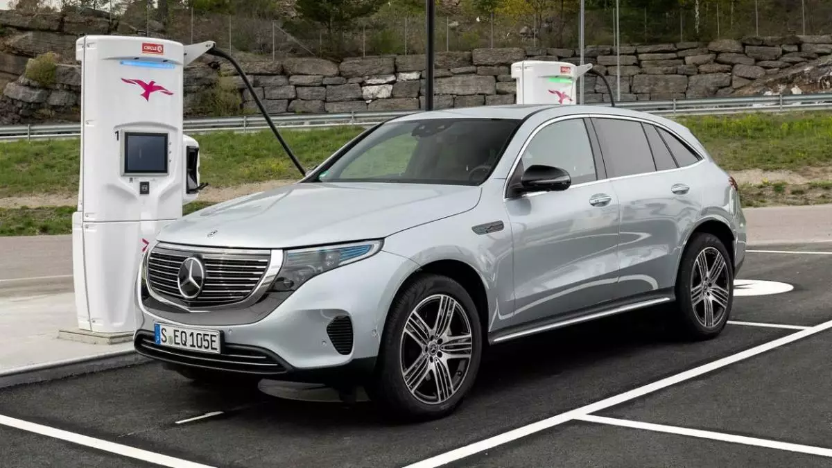 Mit jelenthet az, hogy a Mercedes mindent az elektromos motorokra tesz?