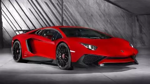 Lamborghini_Aventador_LP_750-4SV_SV_передня частина