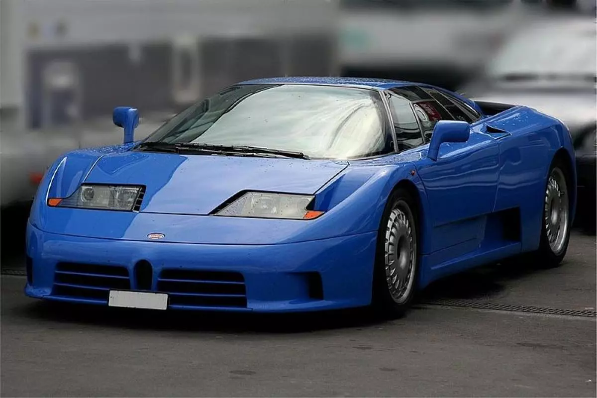 Bugatti EB110 SS e entsoeng ke Dauer, e rekisoa London