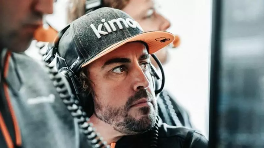 Alonso នៅក្នុង paddock Monza