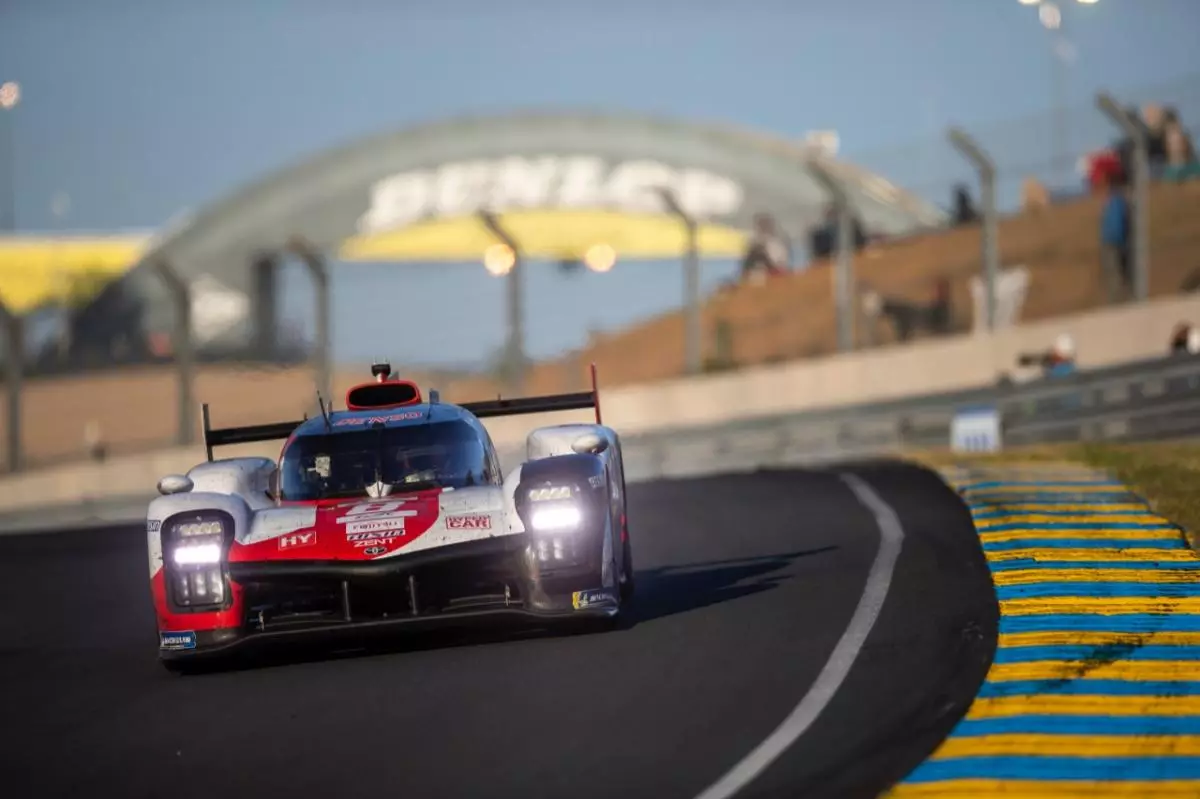 24H Le Mans 2022: Toyota dwbl, podiwm Miguel Molina yn GT