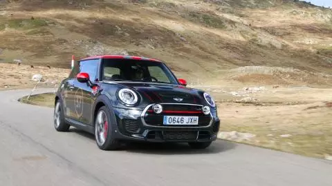 Санҷиши Mini JCW варзиш коммуналӣ шавковар ихрољи фаъол