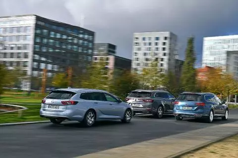 Opel Insignia Sports Tourer vs Renault Talisman Sport Tourer eta Volkswagen Passat Variant