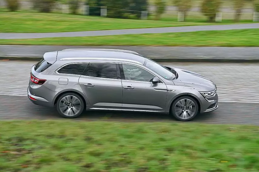 Opel Insignia Sports Tourer vs Renault Talisman Sport Tourer eta Volkswagen Passat Variant