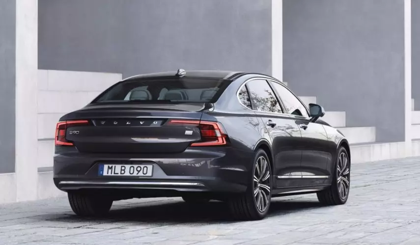 Idanwo Volvo S90 T8 Ru