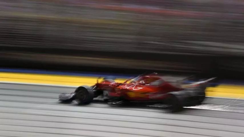 מוט Vettel ב-GP סינגפור 2017