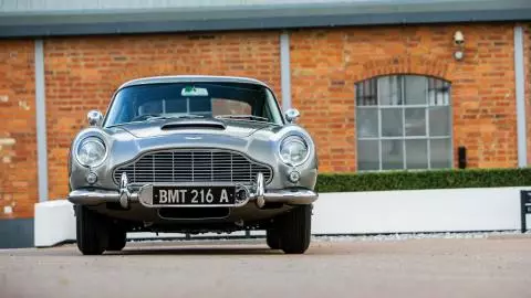 Džeimss Bonds Aston Martin DB5