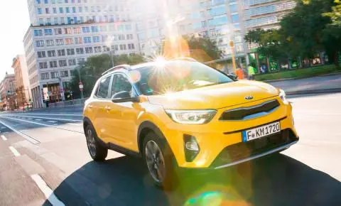 kia stonic 2017 suv