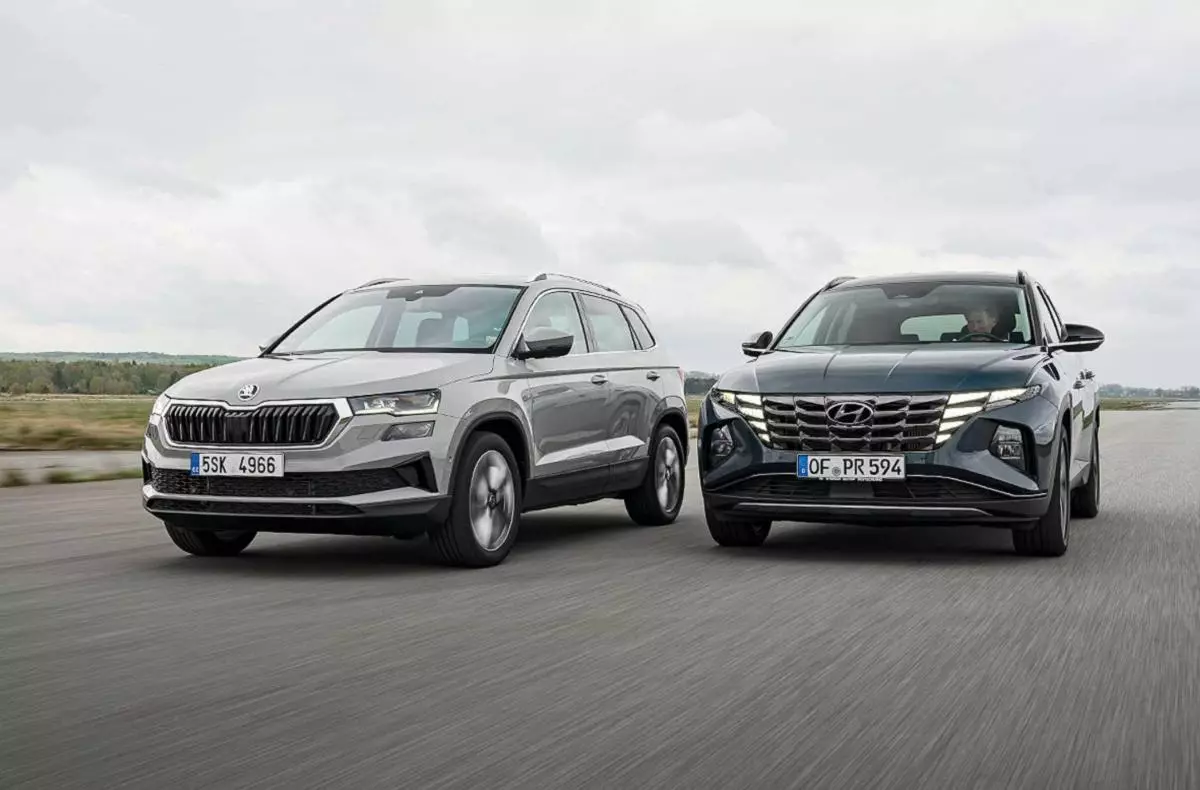 Kev sib piv ntawm Hyundai Tucson vs. Skoda Karoq: ob lub SUVs nrog cov qhab nia zoo heev