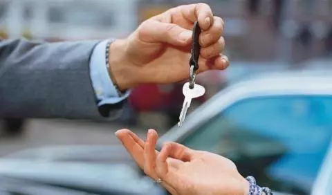 Lend a car to toilets