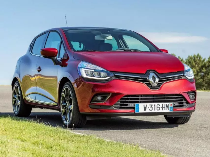 Renault Clio icarəyə verilir