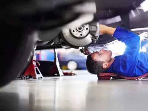 Que elementos do coche debes comprobar ao superar os 50.000 quilómetros 67356_6