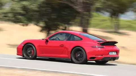 Porsche 911 Carrera 4 GTS 2017 тесты