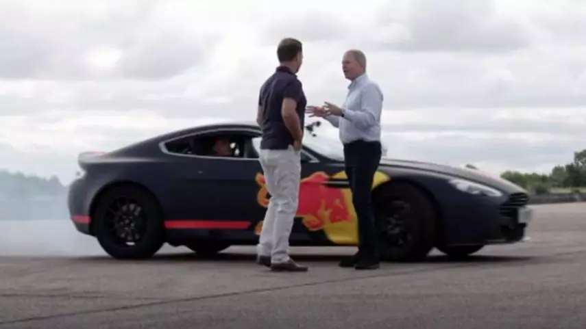 Horner e Brundle su un'Aston Martin