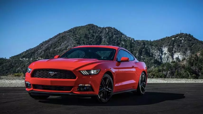 Mobil paling murah kanthi luwih saka 300 hp: Ford Mustang