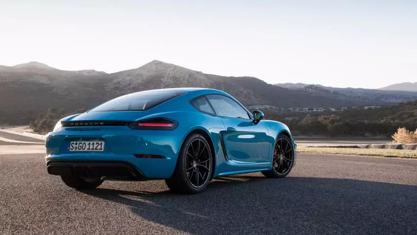 Тестовый Porsche 718 Cayman GTS (сзади)