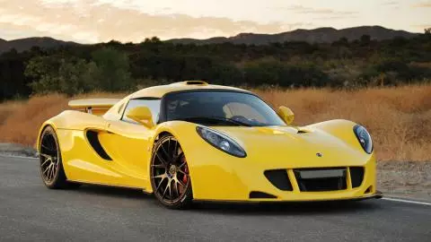 Ntau haib phau ntawv kis tau tus mob tsheb Hennessey Venom GT