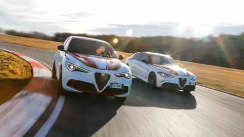 „Alfa Romeo“ 2019 m. Ženevos automobilių parodoje