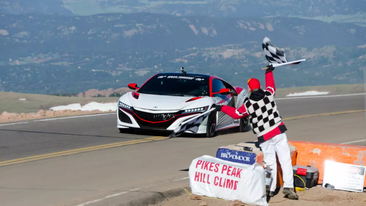 Pikes Peak 2016: preteky do oblakov oslavujú 100