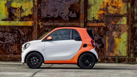 smart fortwo side