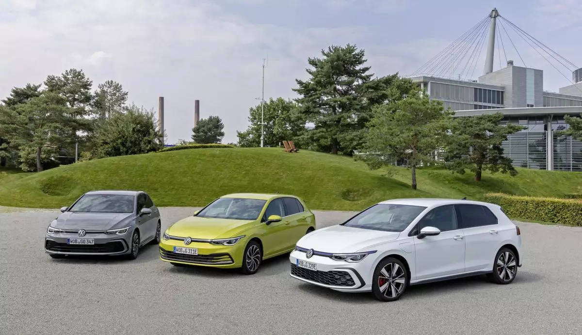 Golf an Passat GTE; Neien Arteon, Tiguan an Touareg eHybrid, 5 gutt Optiounen wann Dir no engem effiziente Gefier sicht