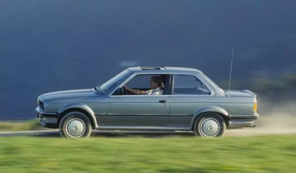 Der BMW E30 wird 30 81343_10