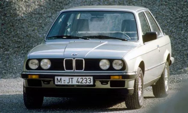 La BMW E30 compie 30 anni 81343_9