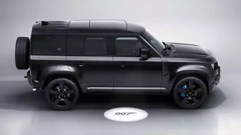 Land Rover Defender v8 Bond-Edition