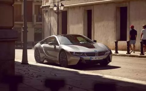 BMW i8 یا پورش 911