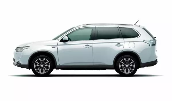 Mitsubishi Outlander PHEV 2015 : c'est ici 86256_4