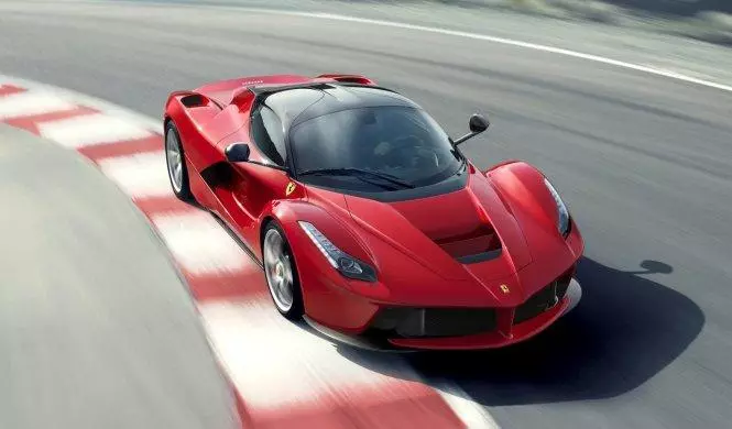 Cobalah menyelundupkan Ferrari LaFerrari