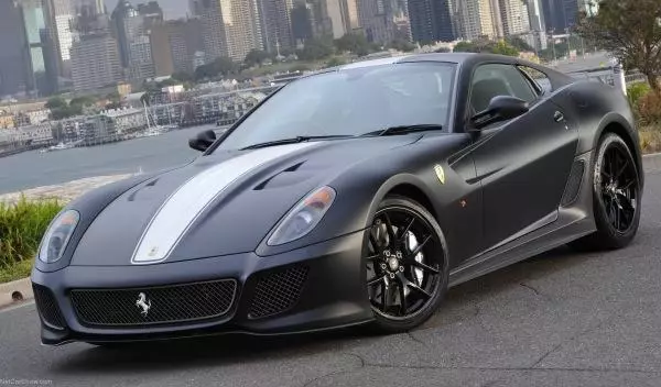 अद्वितीय फेरारी 599 GTO