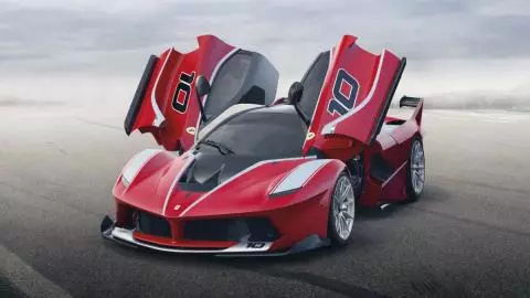 Ferrari FXX K ngarep