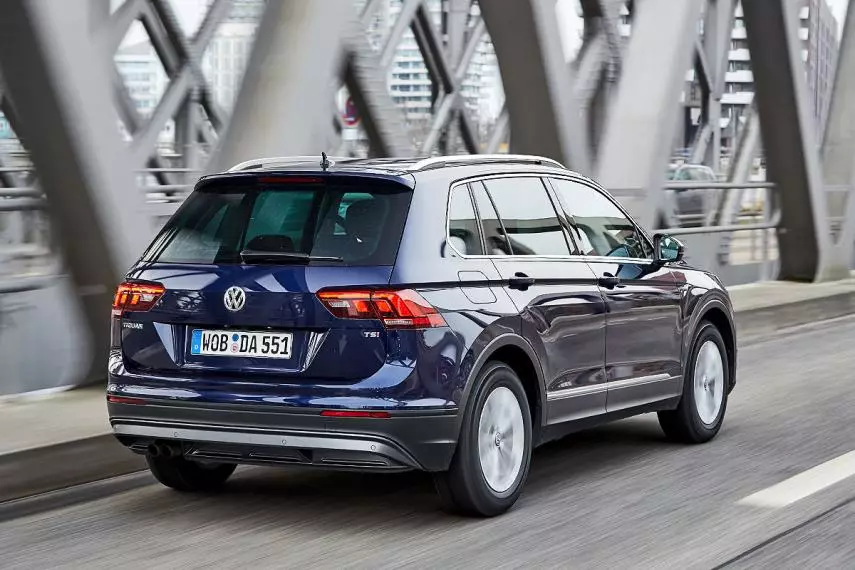 Volkswagen T-Roc, Sportsvan, Tiguan và Golf