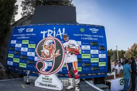 Toni-Bou-Siamupini o le Lalolagi-Portugal podium