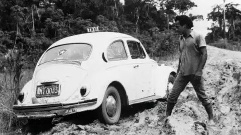 6 Mobil dengan Mesin Belakang Terjangkau: VW Beetle