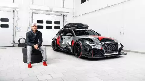 אאודי-RS6-DTM-Jon-Olsson