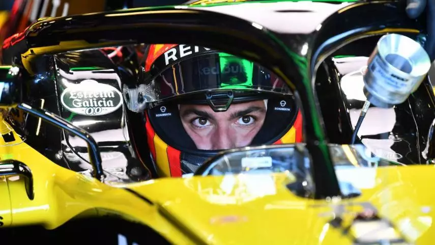 Carlos Sainz ในกล่องเรโนลต์