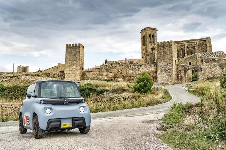 Citroën AMI میں 45 فی گھنٹہ پر Camino de Santiago اور مزید