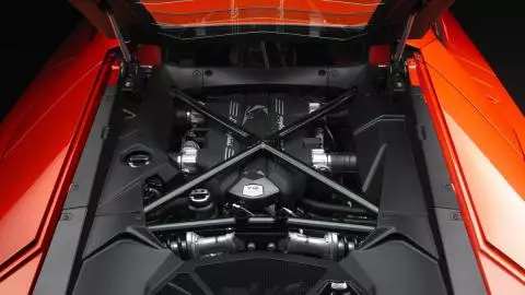 Curiosidades-Lamborghini-Aventador-motor